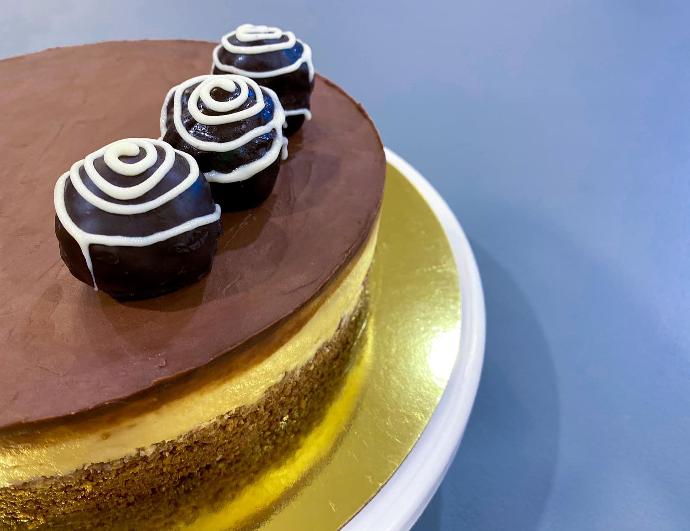 Chocolate Overload New York-Style Cheesecake | Sweet Ness Avenue Cafe ...